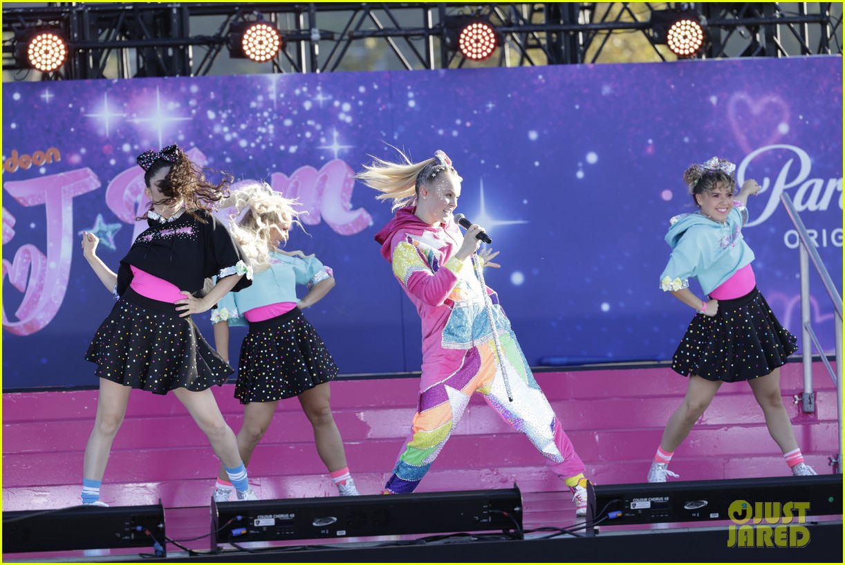 Full Sized Photo of jojo siwa kisses kylie prew j team premiere 13 ...