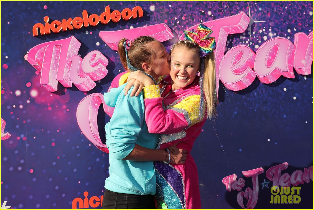 Full Sized Photo of jojo siwa kisses kylie prew j team premiere 32 ...