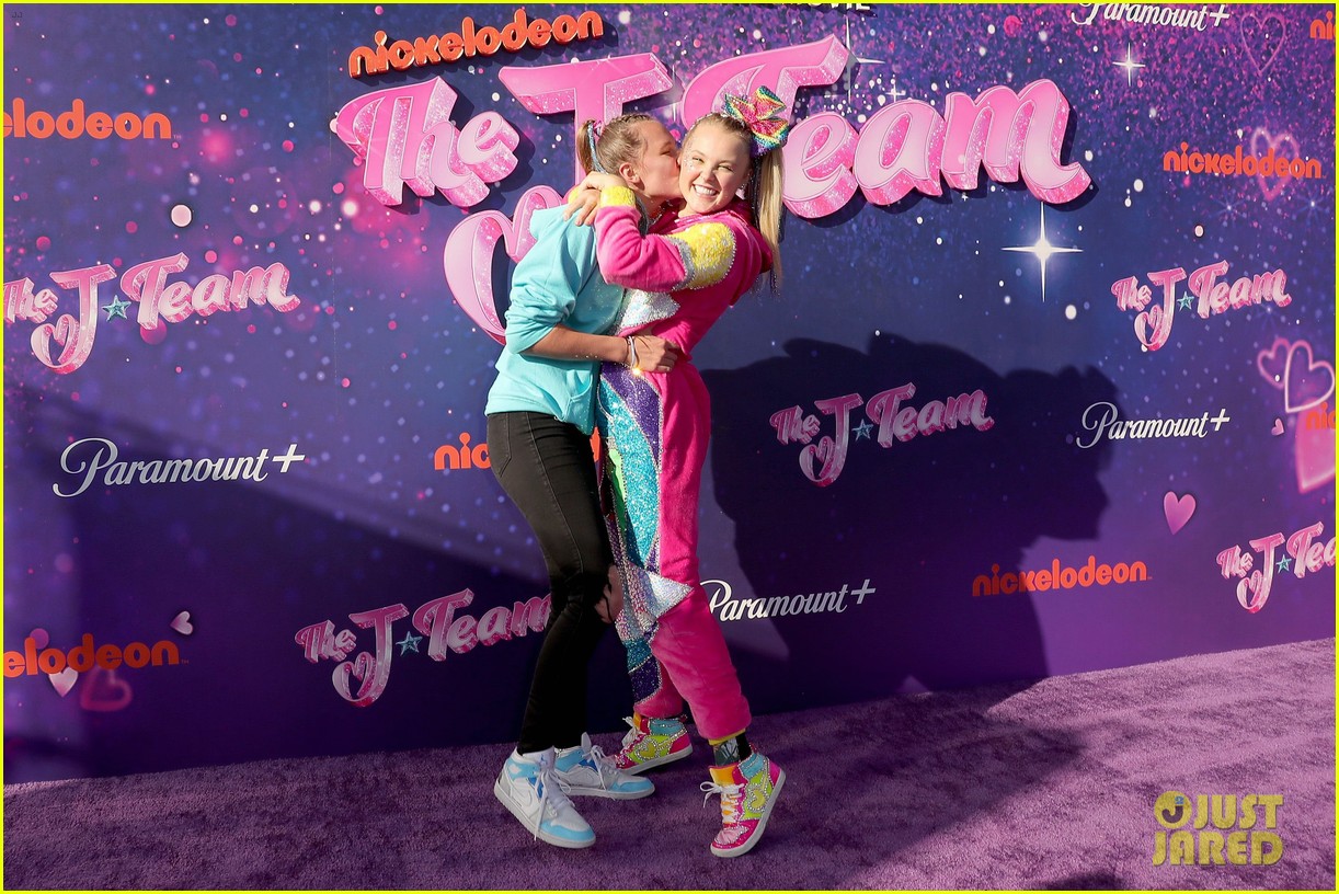 Full Sized Photo of jojo siwa kisses kylie prew j team premiere 36 ...