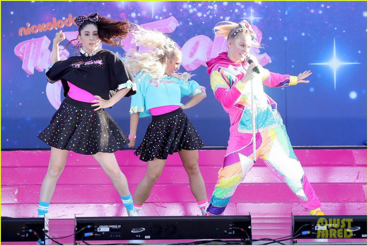 Full Sized Photo of jojo siwa kisses kylie prew j team premiere 42 ...