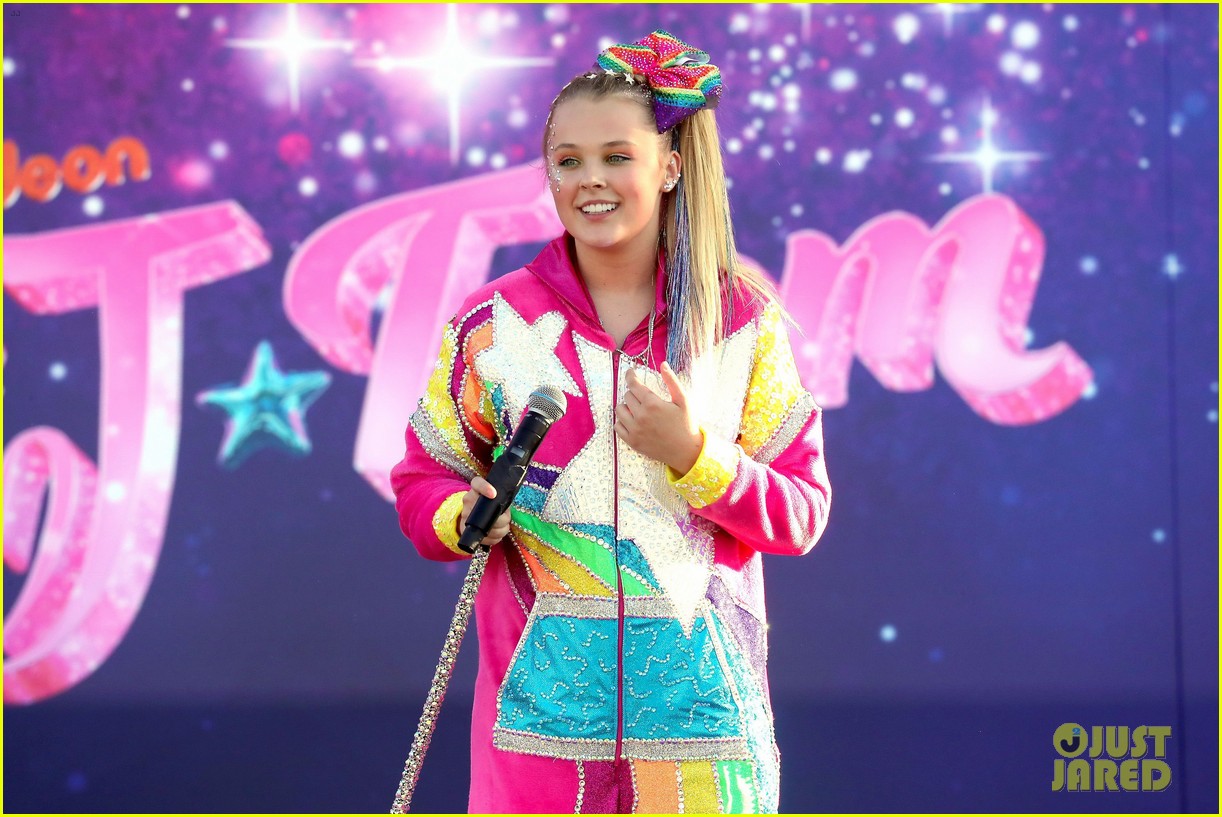 Full Sized Photo of jojo siwa kisses kylie prew j team premiere 46 ...