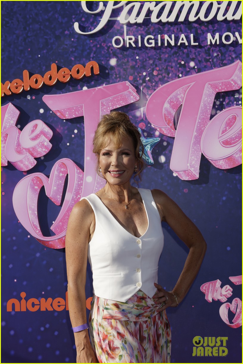 Full Sized Photo of jojo siwa kisses kylie prew j team premiere 58 ...