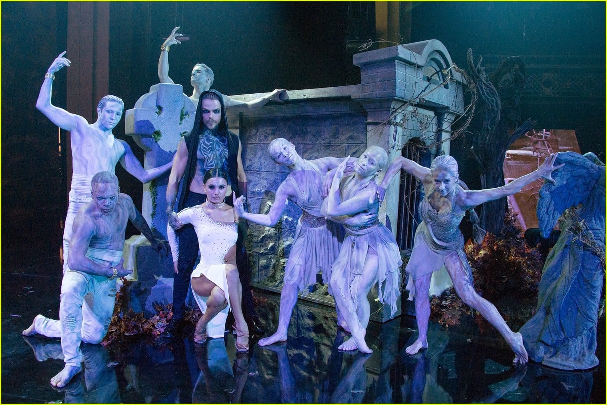 Derek Hough & Hayley Erbert Dance a Tango On 'Dancing With The Stars ...