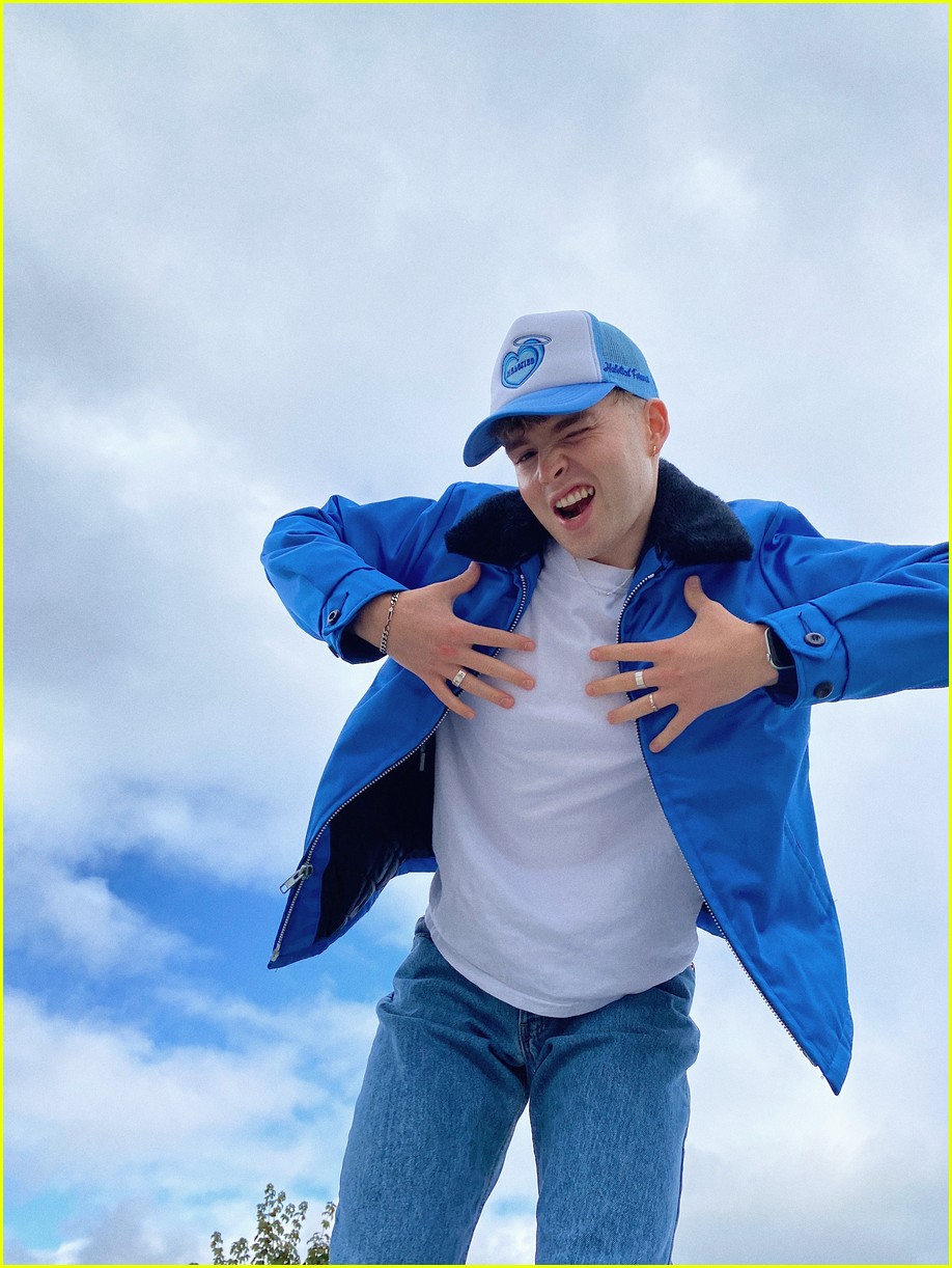 Full Sized Photo of get to know dancer cameron field with 10 fun facts ...