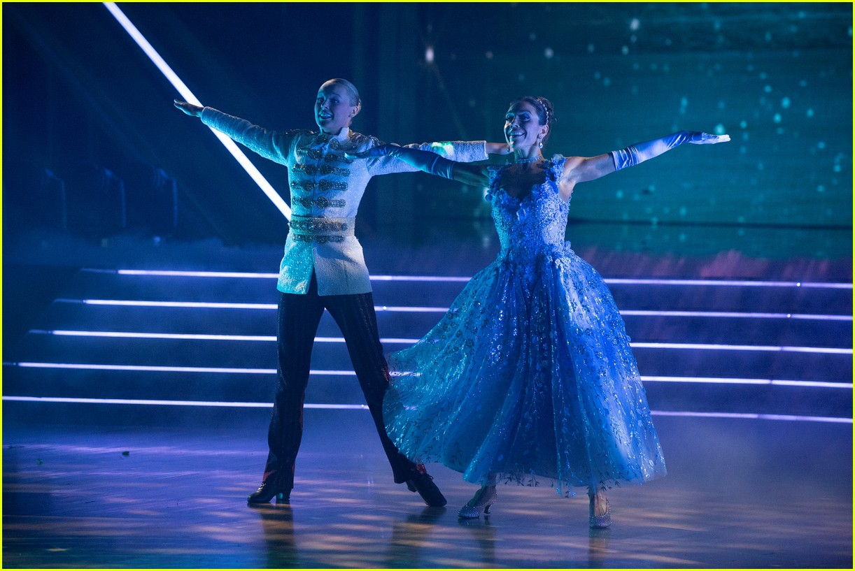 Full Sized Photo of jojo siwa turns into prince charming for dwts ...