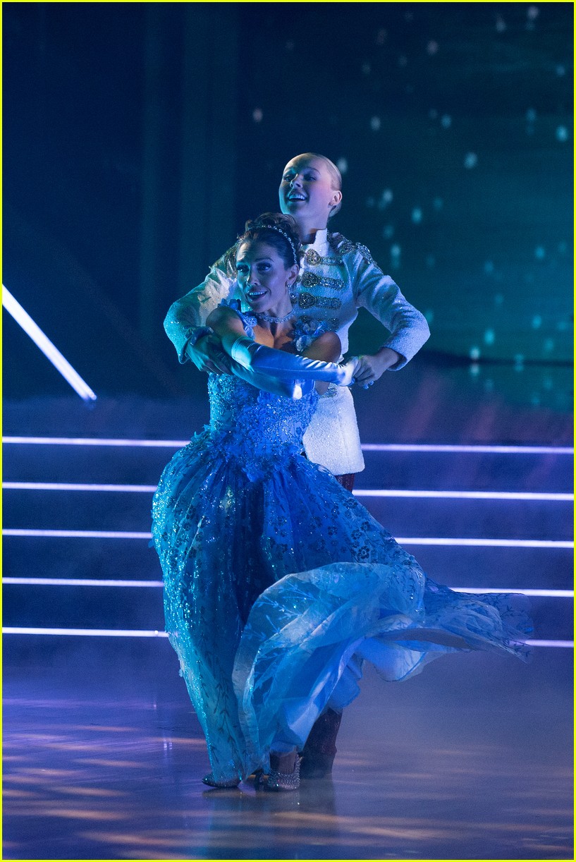 Full Sized Photo of jojo siwa turns into prince charming for dwts ...