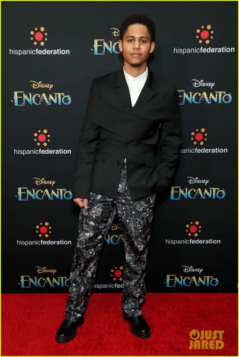 Rhenzy Feliz, Ravi Cabot-Conyers & Jessica Darrow Bring 'Encanto' To ...