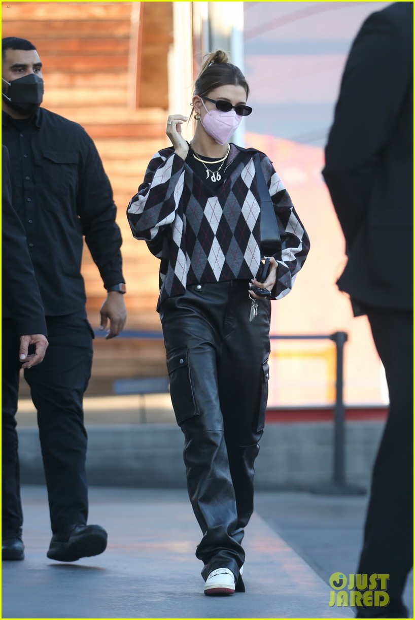 Hailey Bieber Wears a Necklace with Husband Justin Bieber's Initials On ...