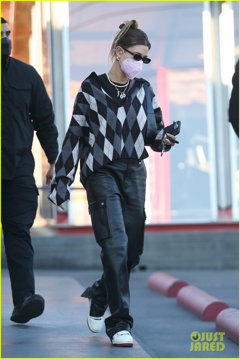 Hailey Bieber Wears a Necklace with Husband Justin Bieber's Initials On ...