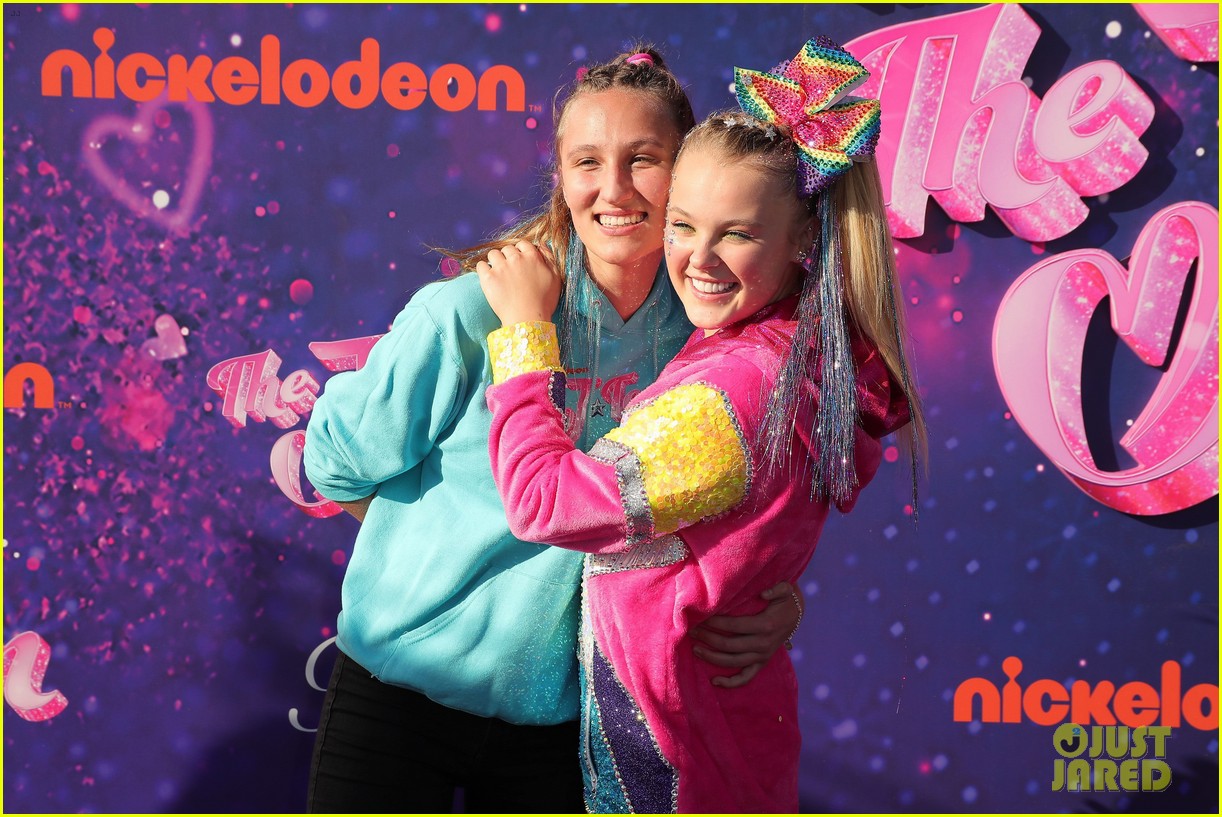Full Sized Photo of jojo siwa reveals current relationship status with ...