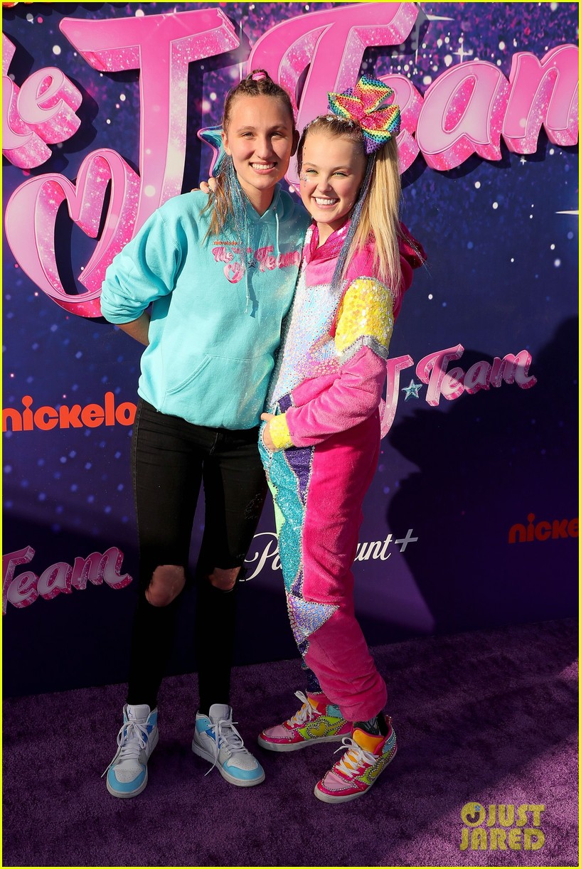 Full Sized Photo of jojo siwa reveals current relationship status with ...