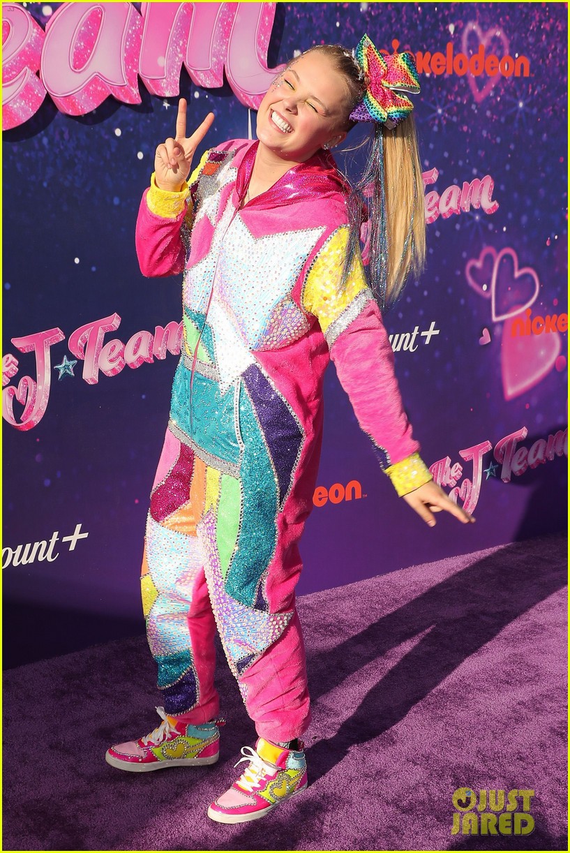 Full Sized Photo of jojo siwa says this is her transition out of child ...