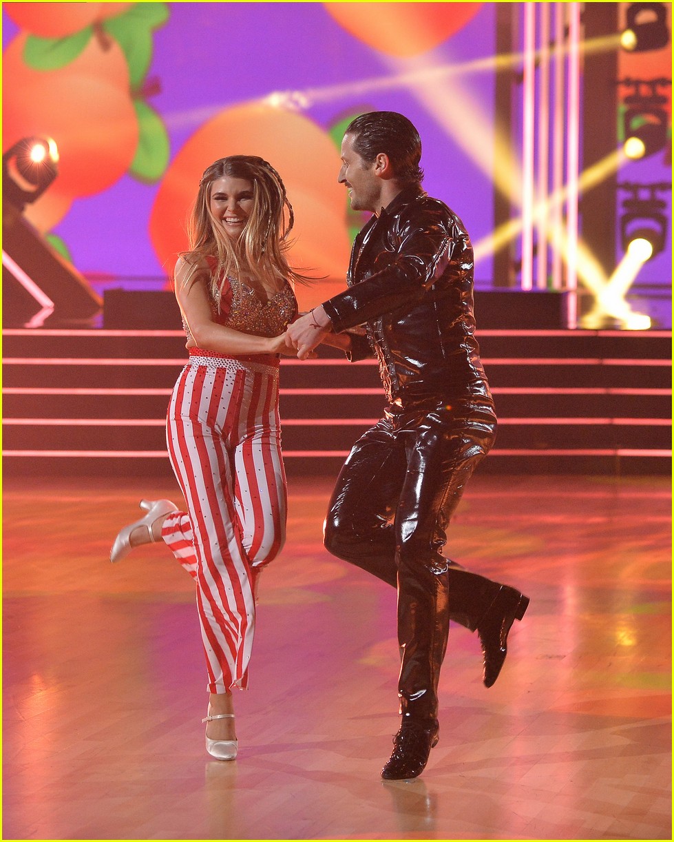 Full Sized Photo of olivia jade val chmerkovskiy queen dancing with the ...