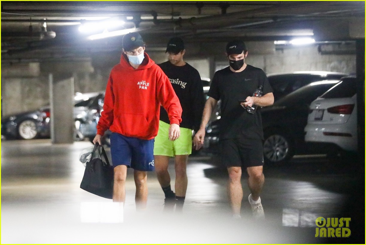 Harry Styles Gets in a Workout During a Break From His Tour (Photos ...