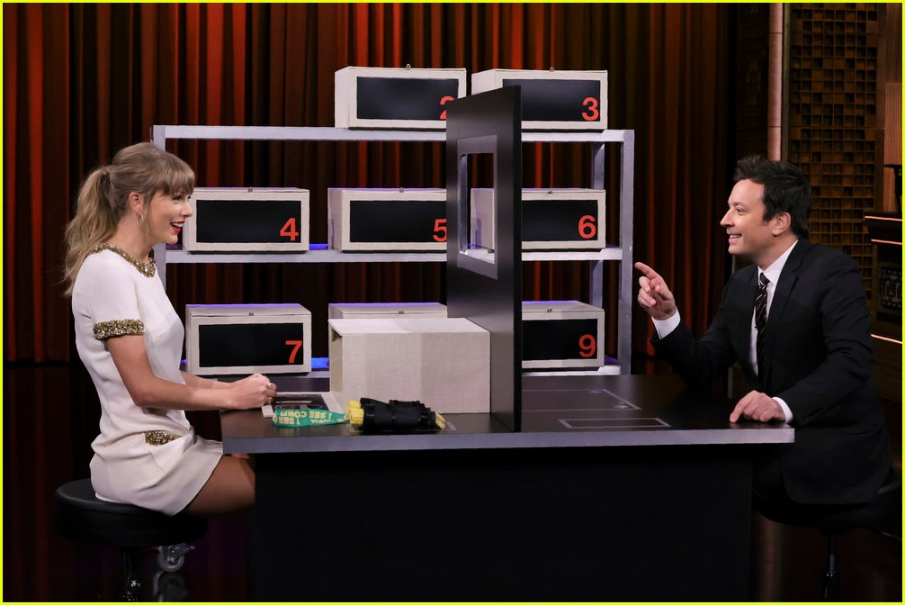 See Photos from Taylor Swift's 'Fallon' & 'Meyers' Interviews! | Photo 1329516 - Photo Gallery ...