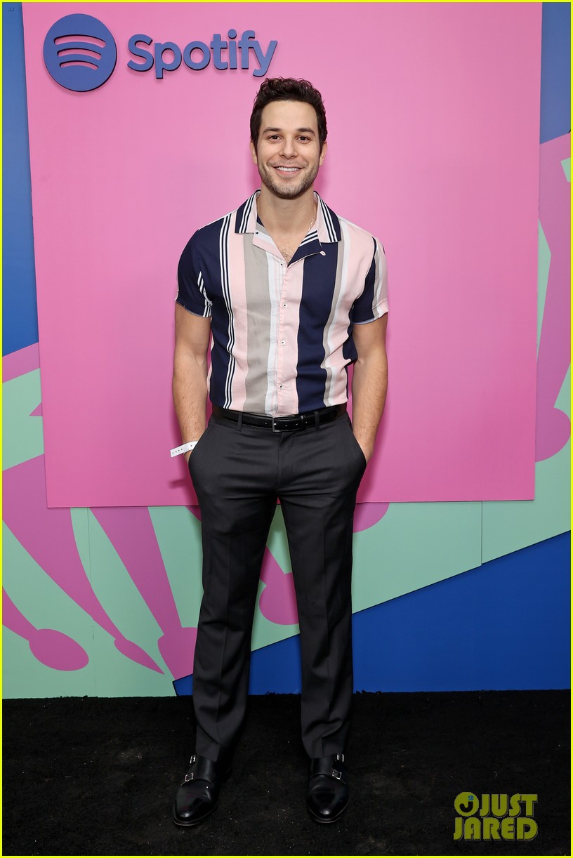 'Never Have I Ever' Stars Jaren Lewison & Maitreyi Ramakrishnan Attend ...