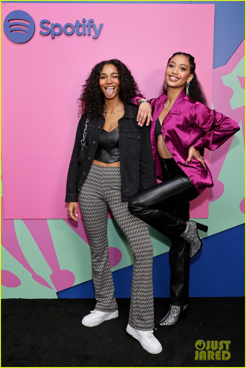 'Never Have I Ever' Stars Jaren Lewison & Maitreyi Ramakrishnan Attend ...