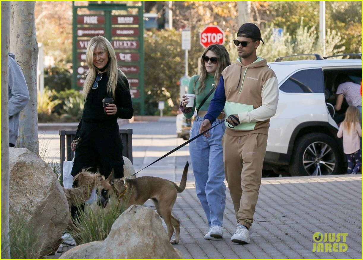 Taylor Lautner Spends Time in Malibu with New Fiancee Tay Dome - See ...