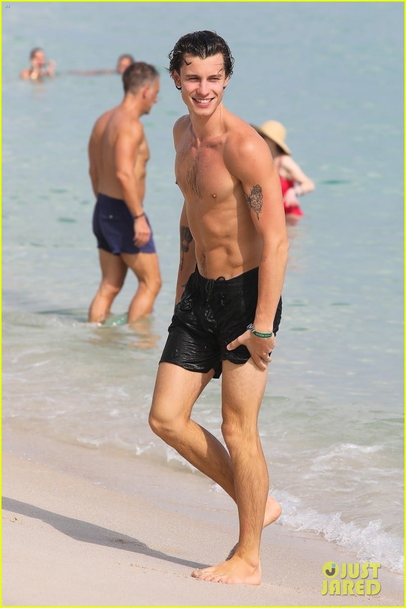 Full Sized Photo of shawn mendes meditates at the beach 08 | Shawn ...