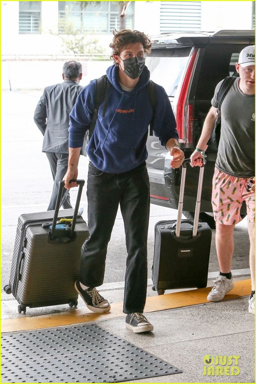 Shawn Mendes Flies Out of Miami After His Quick Trip | Photo 1335156 ...
