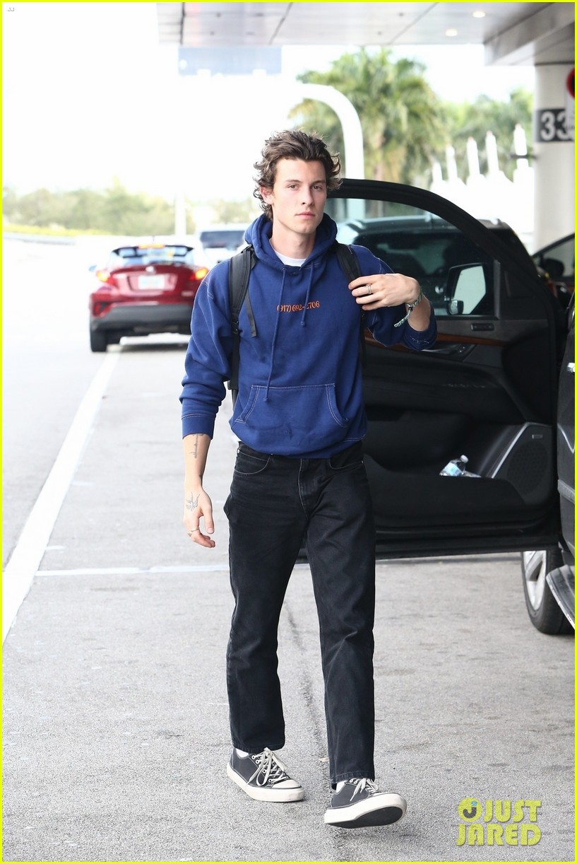 Shawn Mendes Flies Out of Miami After His Quick Trip | Photo 1335172 ...