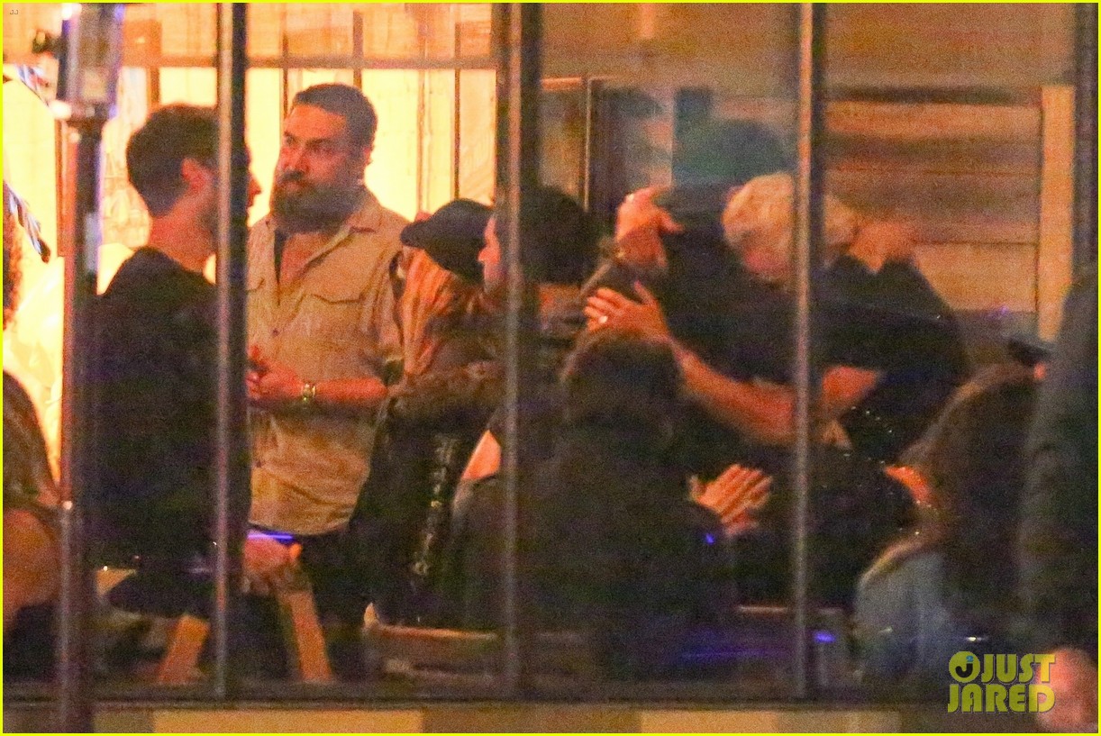 Full Sized Photo of leonardo dicaprio tobey maguire dinner with austin ...