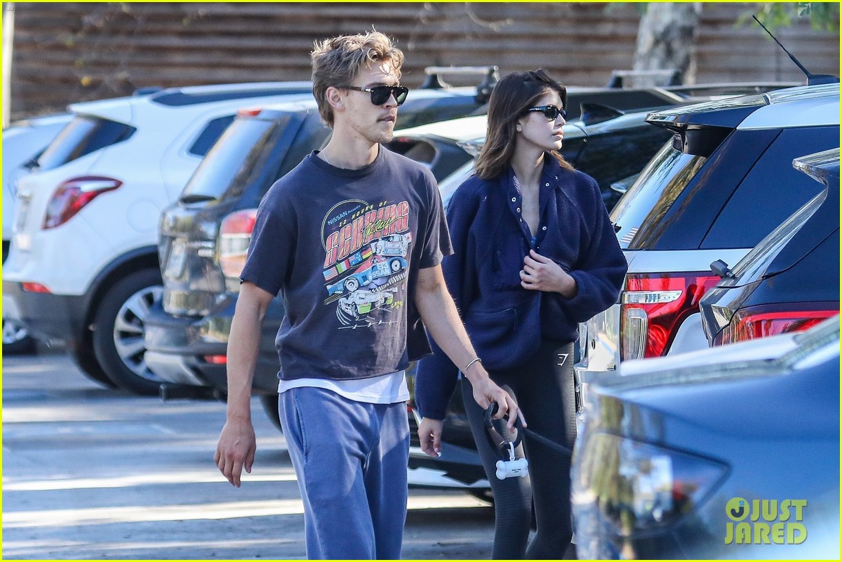 Kaia Gerber Enjoys A Day Out with Austin Butler | Photo 1337223 - Photo ...