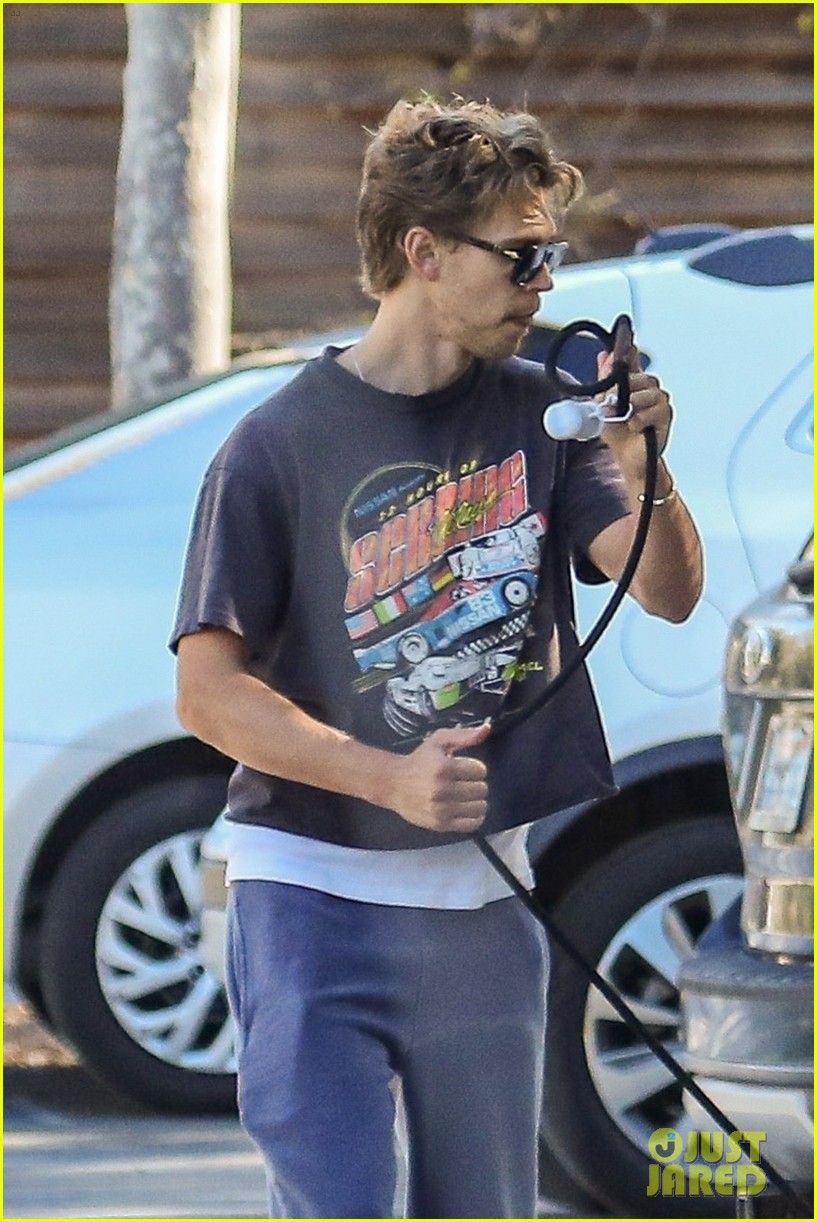 Kaia Gerber Enjoys A Day Out with Austin Butler | Photo 1337226 - Photo ...