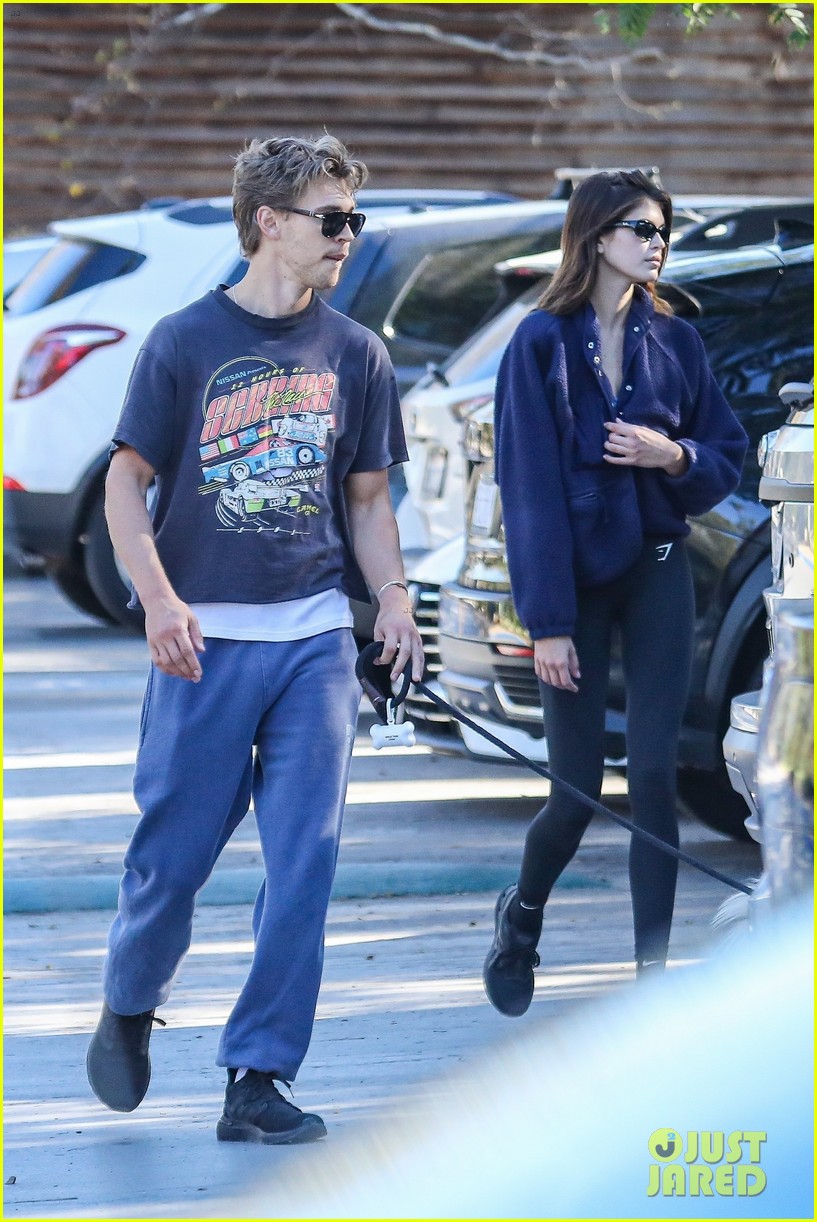 Kaia Gerber Enjoys A Day Out with Austin Butler | Photo 1337227 - Photo ...