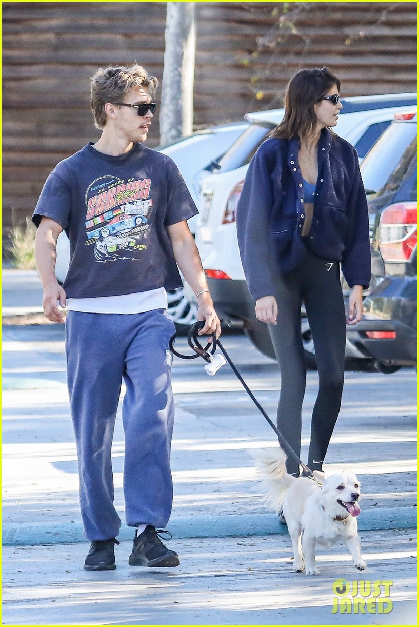 Kaia Gerber Enjoys A Day Out with Austin Butler | Photo 1337245 - Photo ...