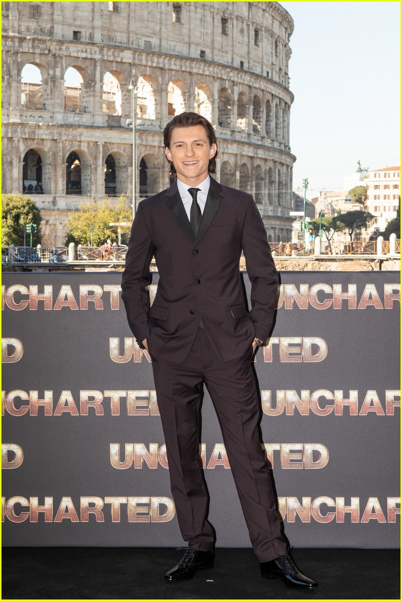 Tom Holland Joins Director Ruben Fleischer at 'Uncharted' Rome Photo ...