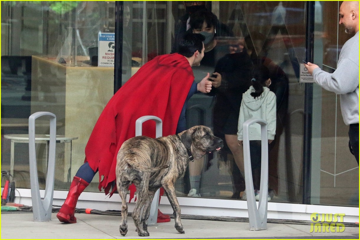 Tyler Hoechlin & Jordan Elsass Film 'Superman & Lois' After 'Teen Wolf ...
