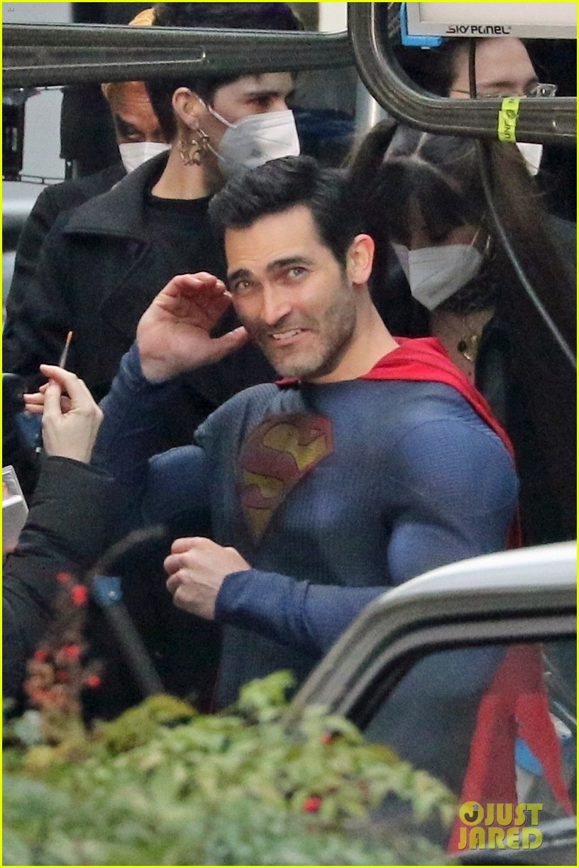 Tyler Hoechlin & Jordan Elsass Film 'Superman & Lois' After 'Teen Wolf ...
