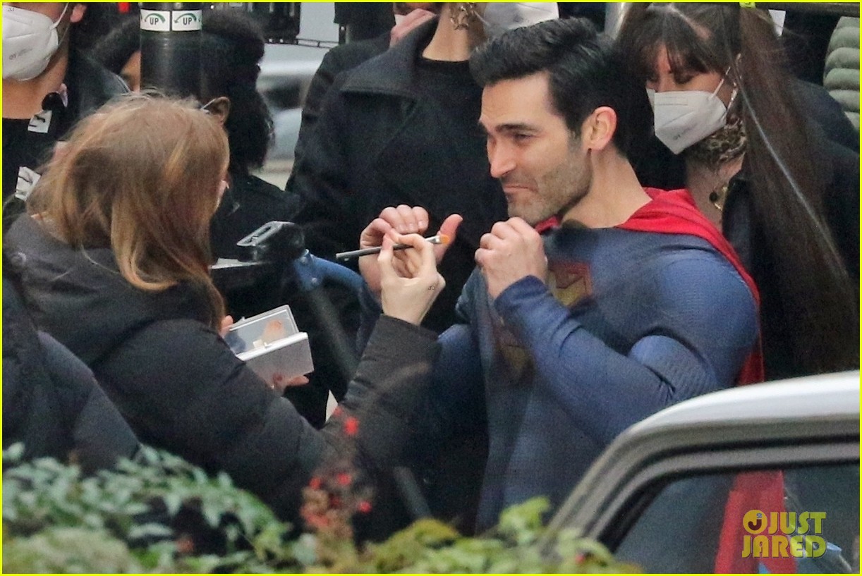 Tyler Hoechlin & Jordan Elsass Film 'Superman & Lois' After 'Teen Wolf ...