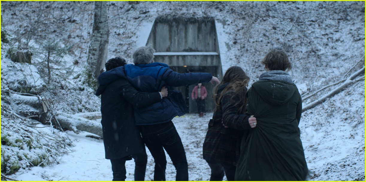 Disney+ Debuts Trailer For French Sci-Fi Series 'Parallels' - Watch ...