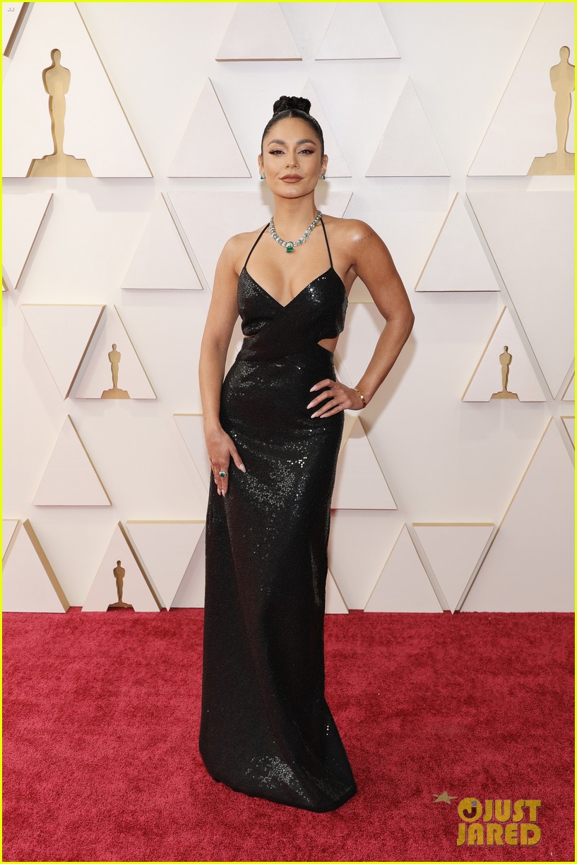 Vanessa Hudgens & Sofia Carson Make Their Arrivals at the Oscars 2022 | Photo 1342969 - Photo ...