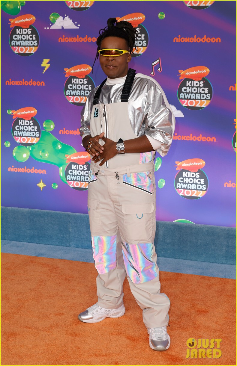 Side Hustle's Jules LeBlanc & Jayden Bartels Join Their Cast at Kids ...