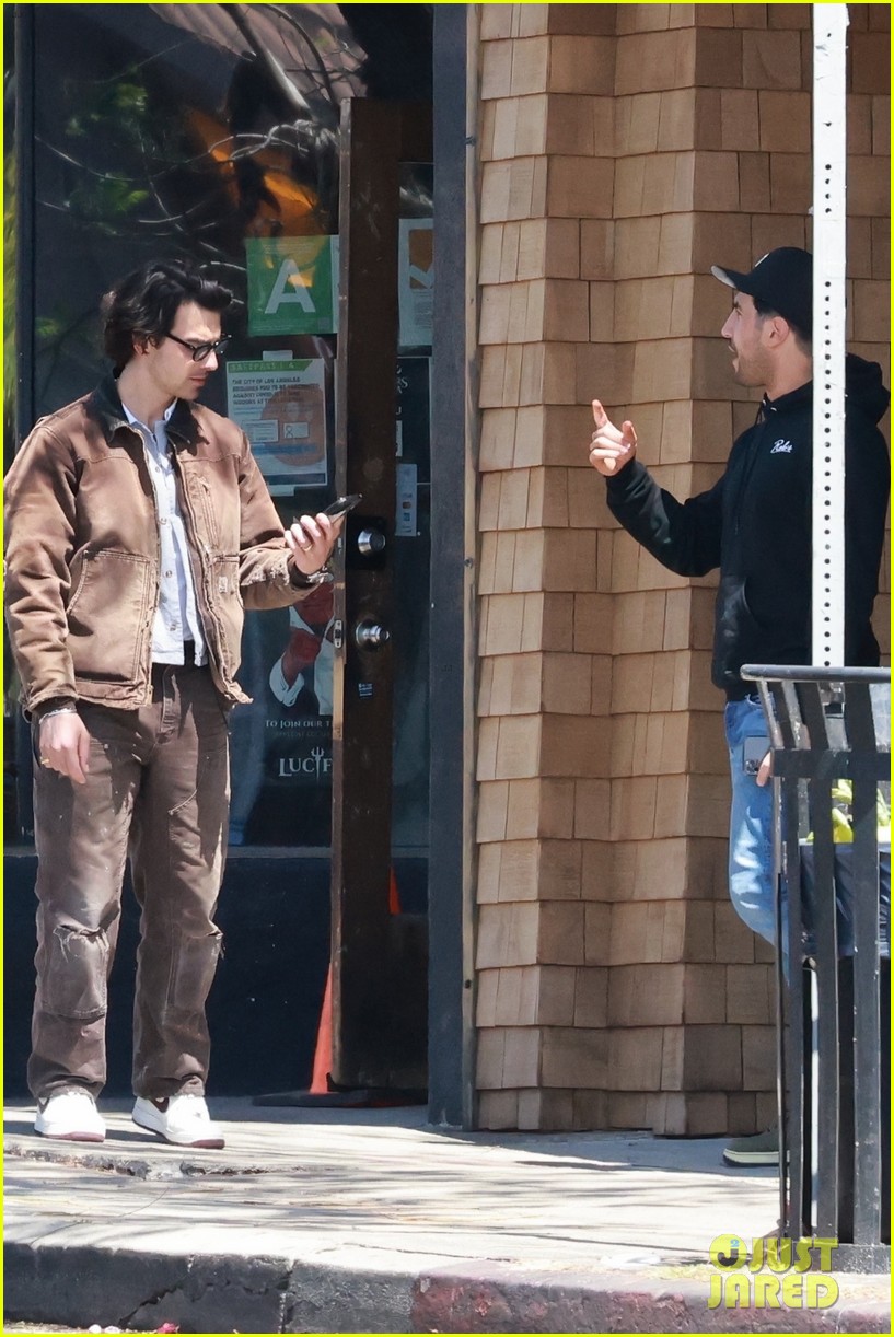 Joe Jonas Hangs Out With Longtime Friend Greg Garbowsky After Peloton ...