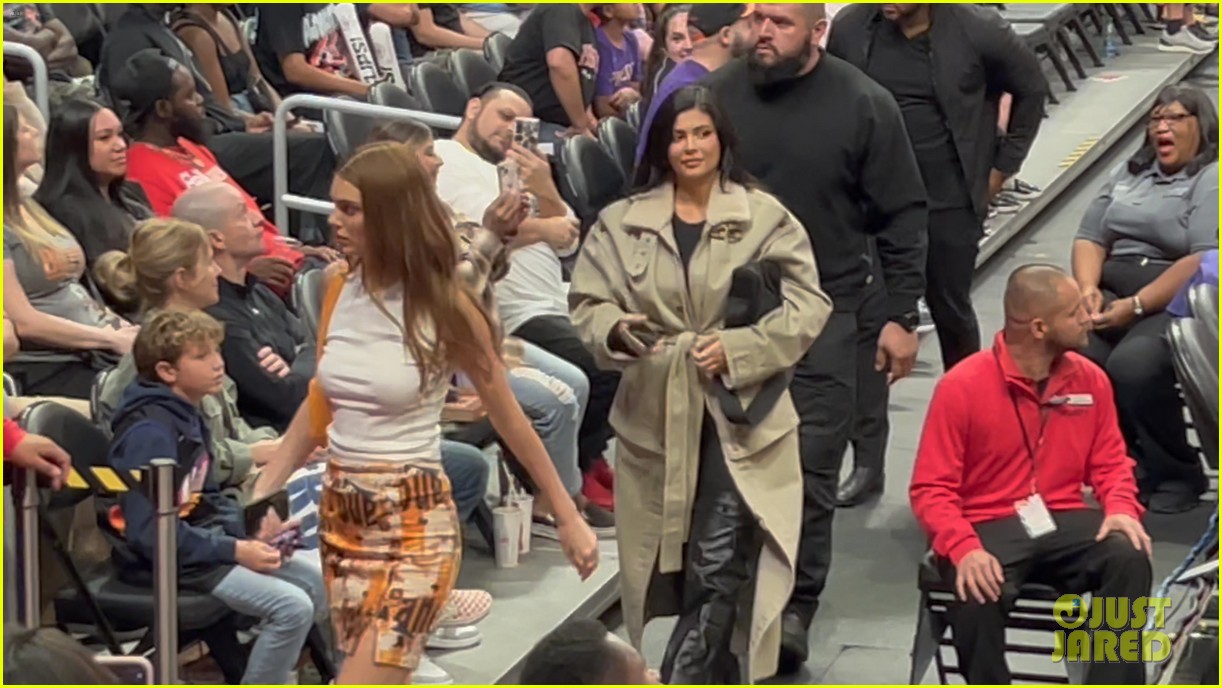 Kylie Jenner Joins Kendall to Support Devin Booker at Suns Game! | Photo 1344240 - Photo Gallery ...