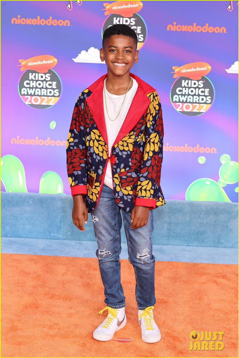 Full Sized Photo of that girl lay lay young dylan kids choice awards ...