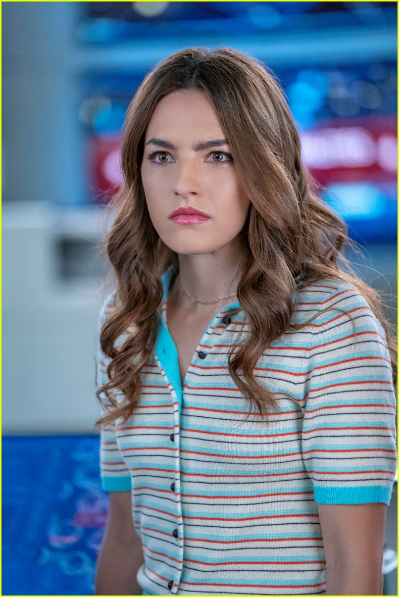 Caity Lotz Directs Tonight's 'The Flash' Following 'Legends ...