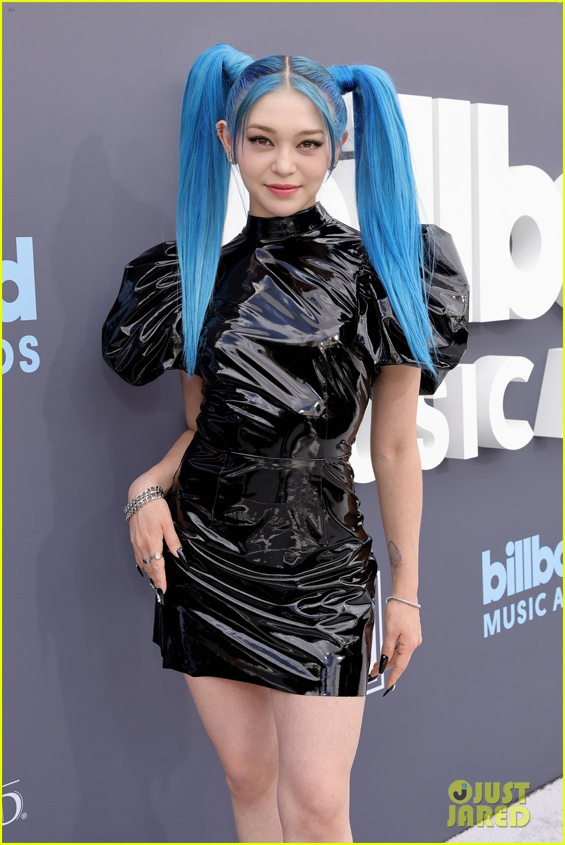 Dove Cameron Joins Chloe Bailey & Dixie D'Amelio at Billboard Music ...