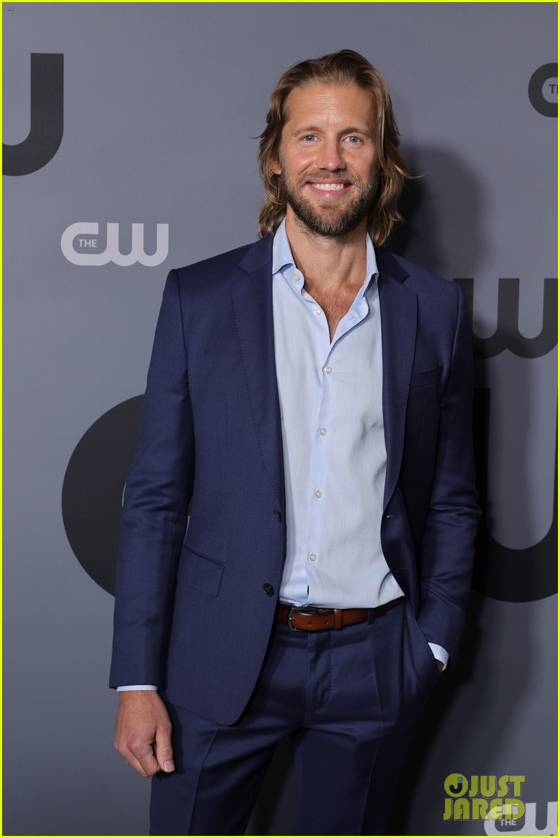 Full Sized Photo Of The Cw Debuts Walker Independence Trailer As Cast