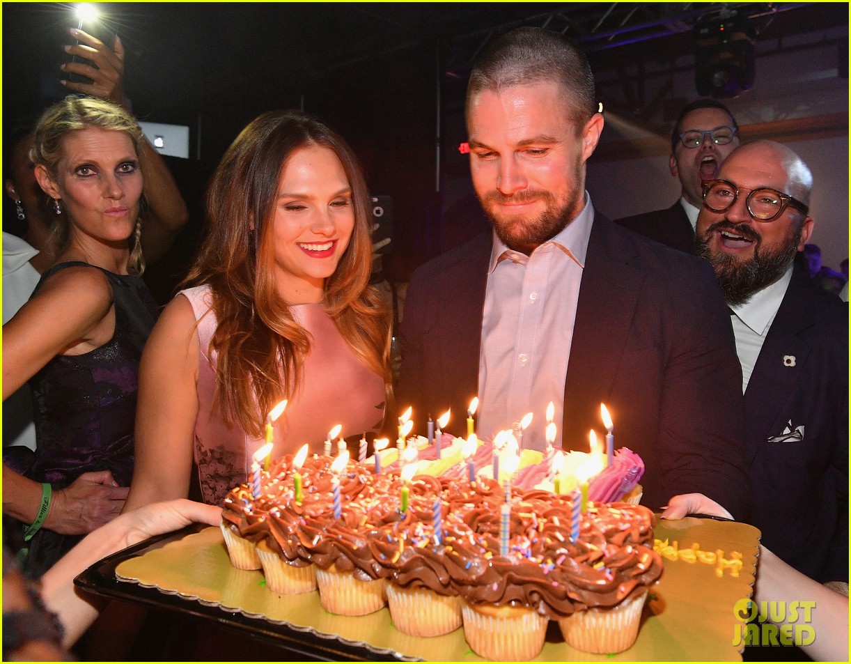 Stephen Amell Is a Dad Again - Reportedly Welcomes Second Child ...