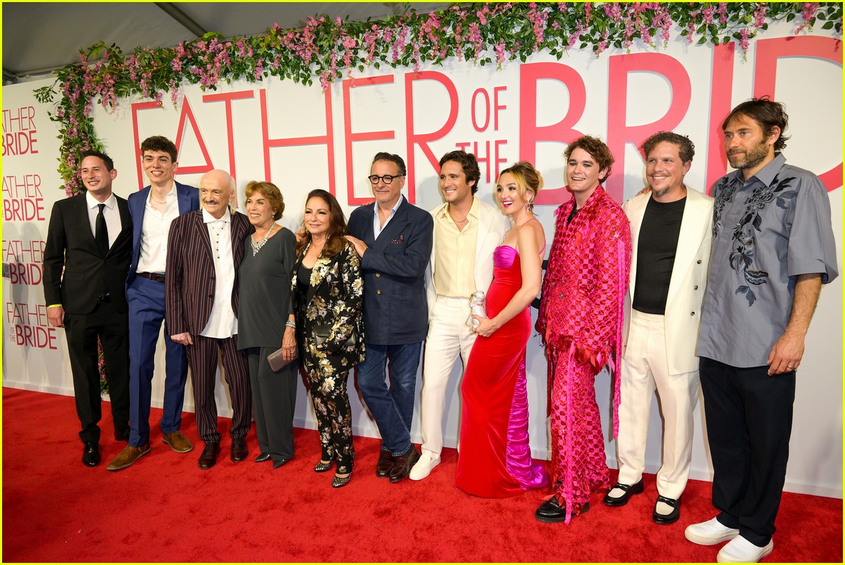 Full Sized Photo of father of the bride premiere 21 | Isabela Merced Is ...