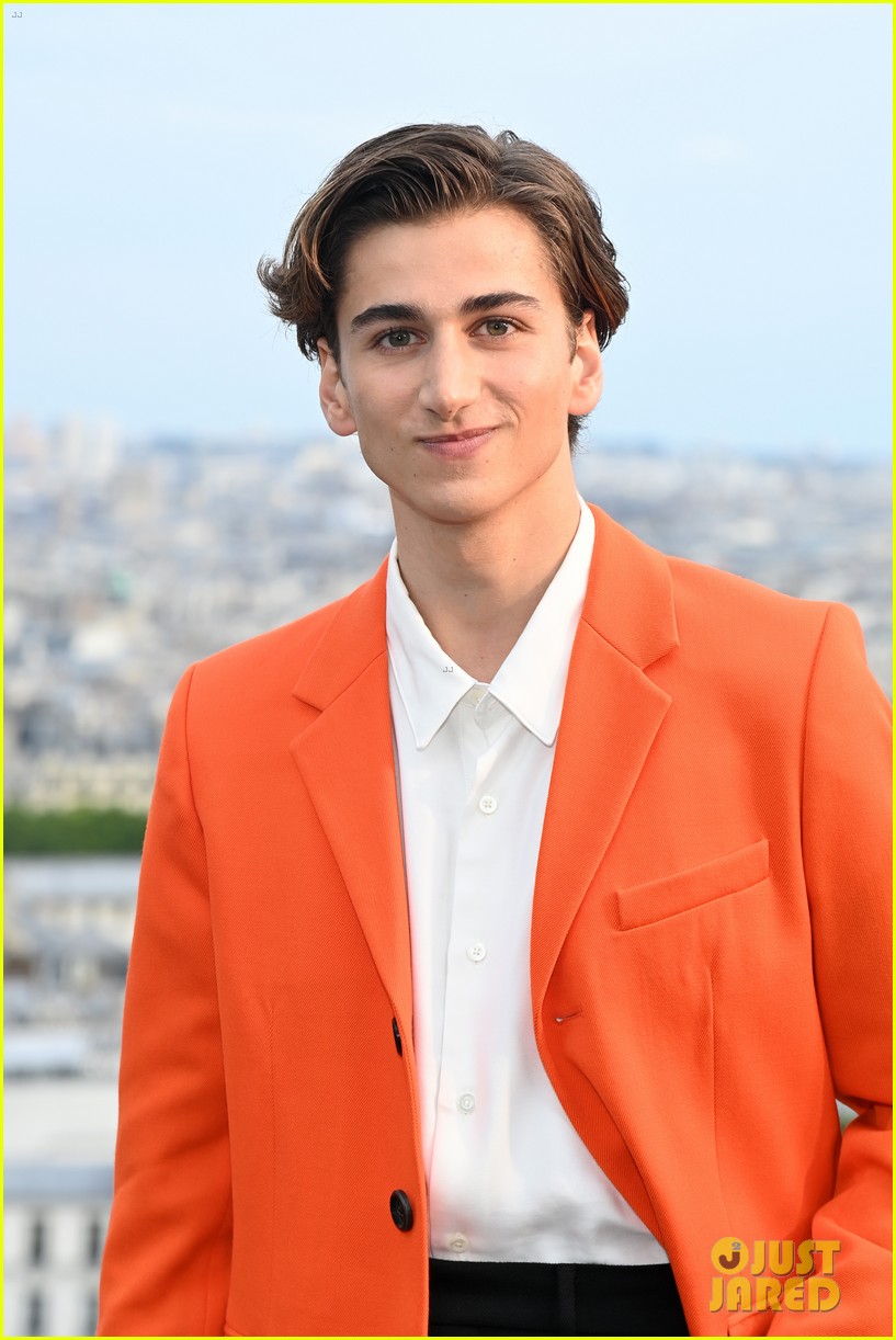 'Heartstopper' Stars Joe Locke & Sebastian Croft Take Over Paris ...