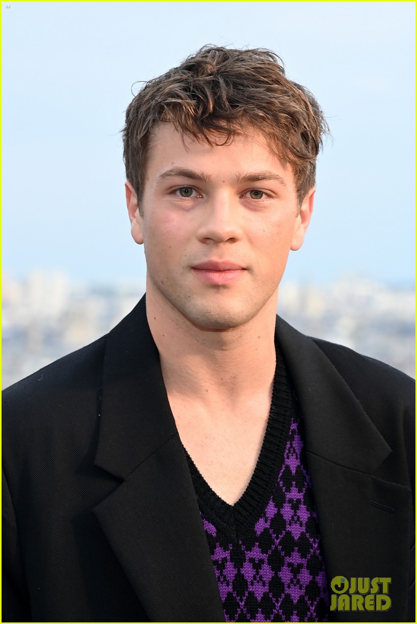 Full Sized Photo of heartstopper joe locke sebastian croft take over ...