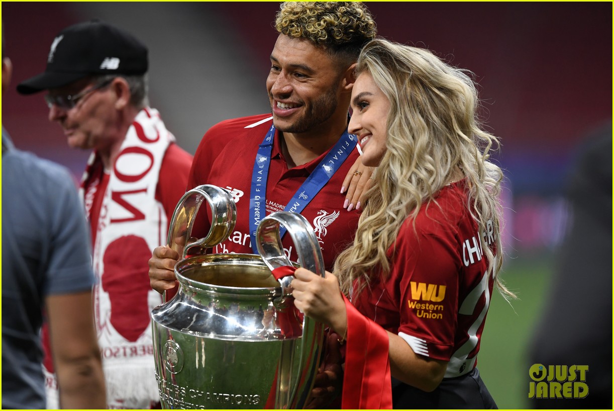 Perrie Edwards & Alex Oxlade-Chamberlain are Engaged! | Photo 1350191 - Photo Gallery | Just ...