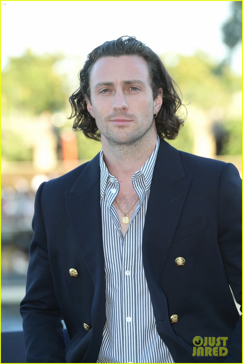 Joey King Serves Up a Daring Look at 'Bullet Train' Paris Photo Call ...