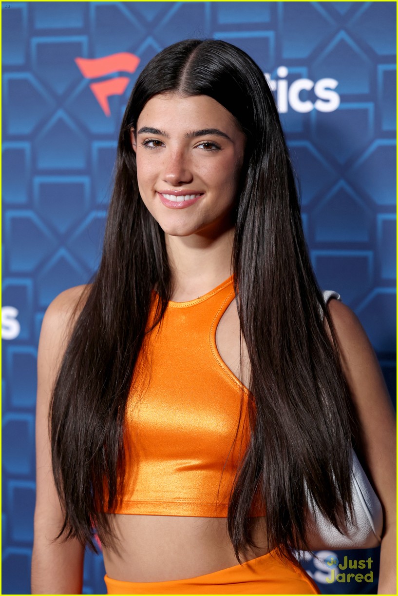 Full Sized Photo of charli damelio reveals what she really likes about ...